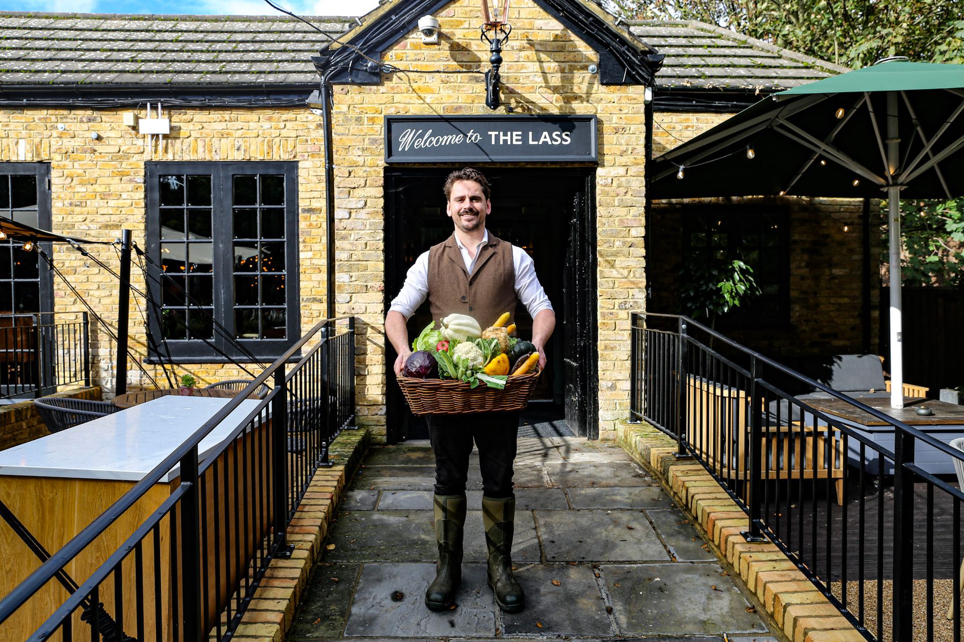 Lass O'Richmond Hill | Young's Pub and Restaurant in Richmond