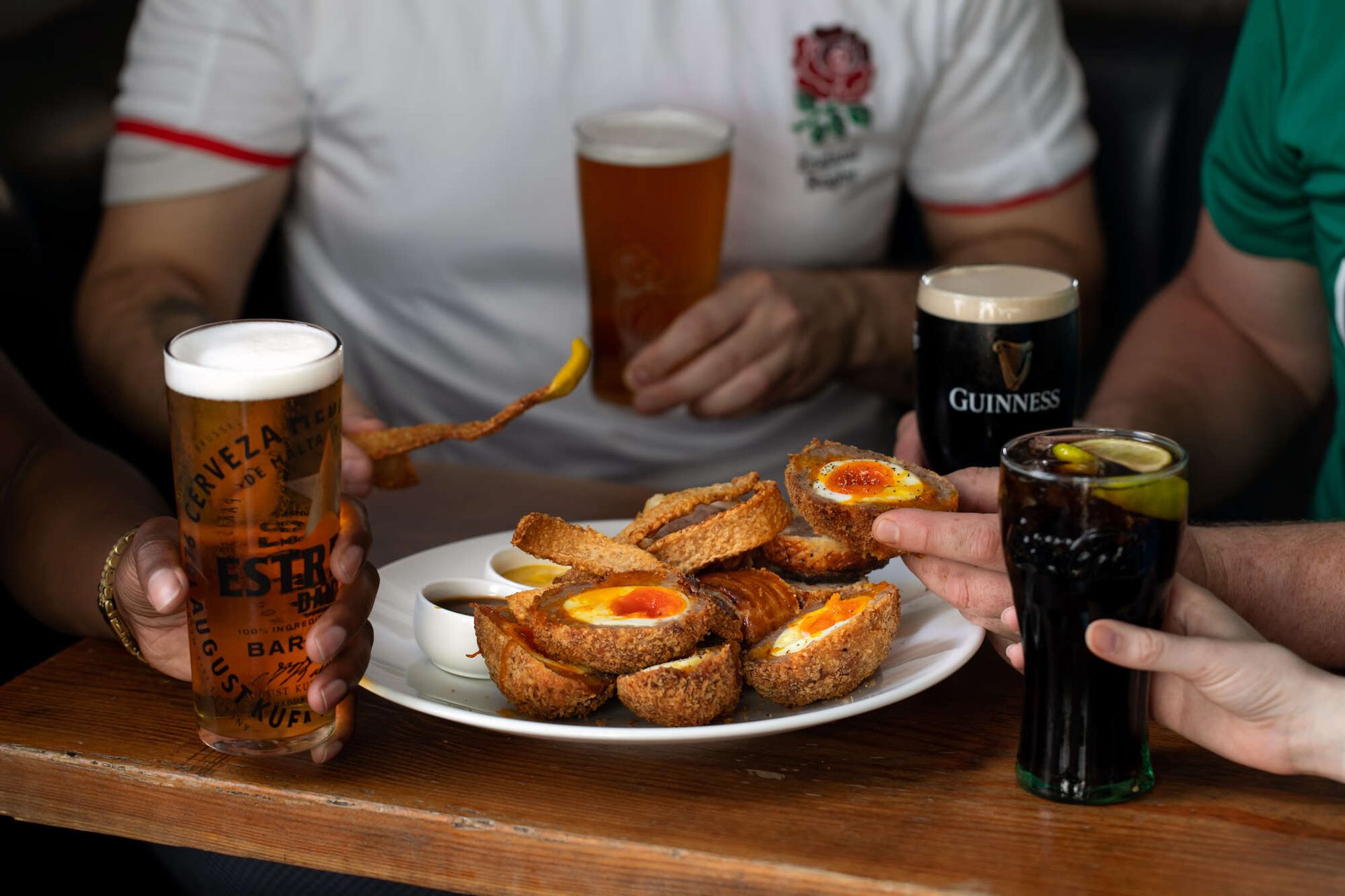 Lass O'Richmond Hill | Young's Pub and Restaurant in Richmond