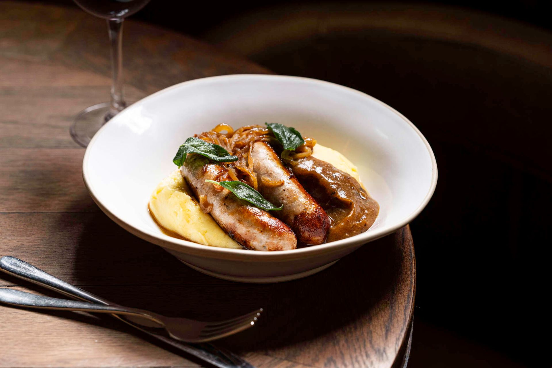 Lass O'Richmond Hill | Young's Pub and Restaurant in Richmond
